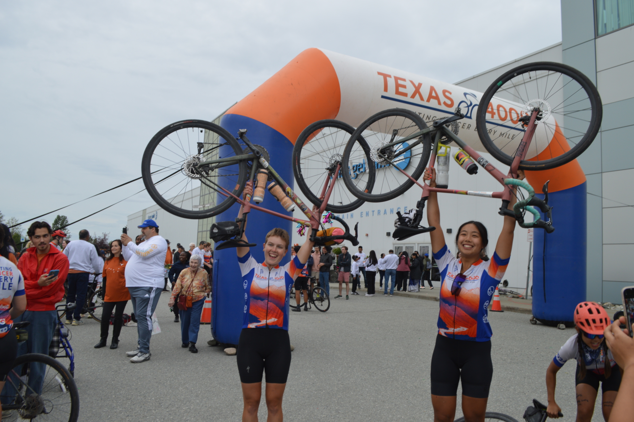 Anchorage Finish Line - Texas 4000